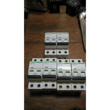 施耐德斷路器 無熔絲開關的優惠價格- 飛比有更多五金材料商品| 2023年10月比價推薦